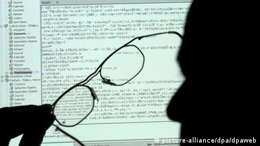 Online bank robbery – DW – 02/16/2015