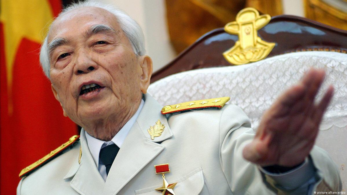 Guerilla General Giap dies – DW – 10/04/2013