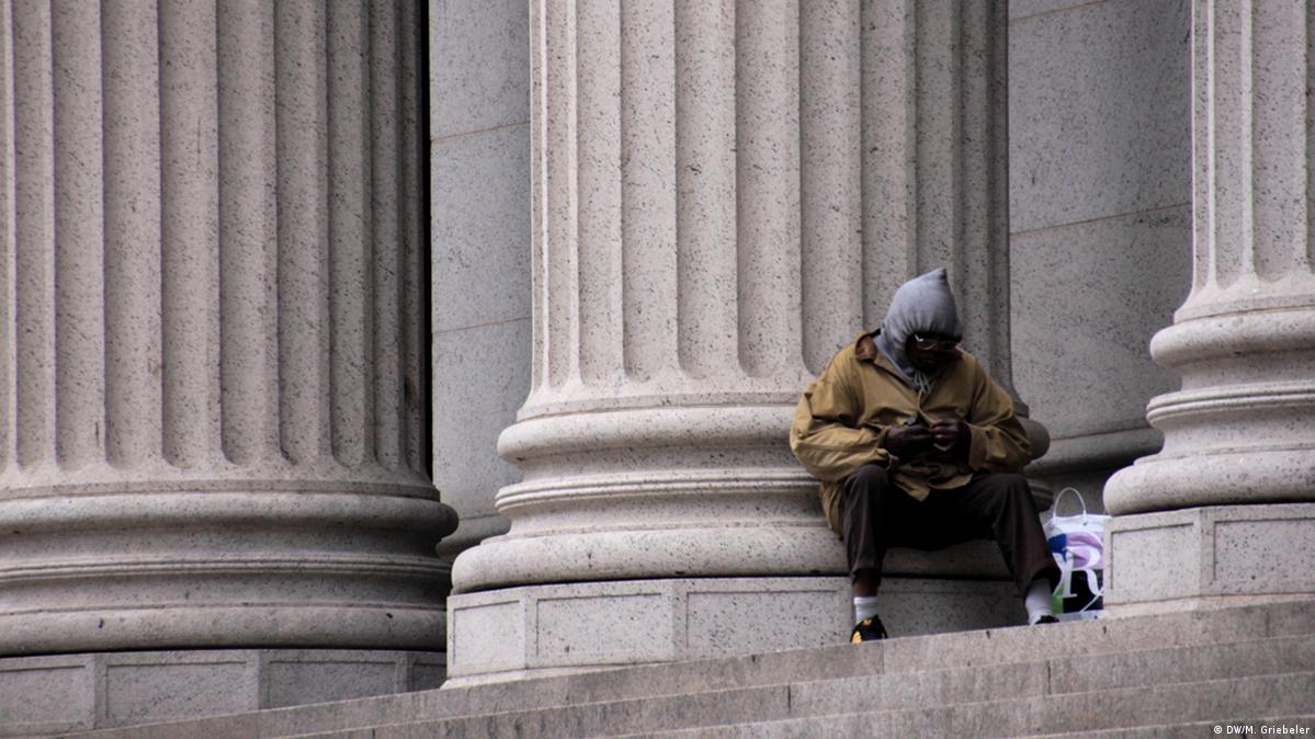 The divided city – DW – 11/04/2013