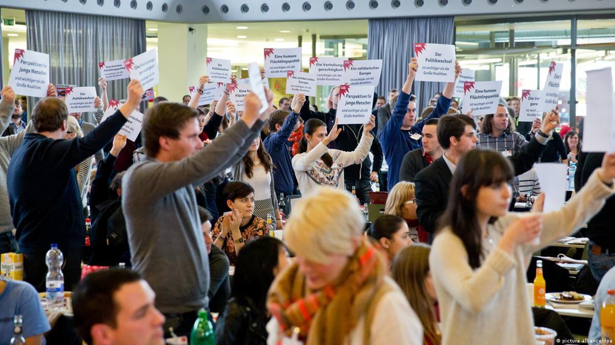 Riled up youth – DW – 12/12/2013