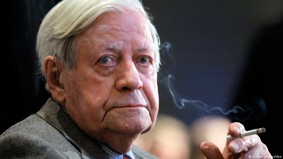 Helmut Schmidt turns 95 – DW – 12/23/2013