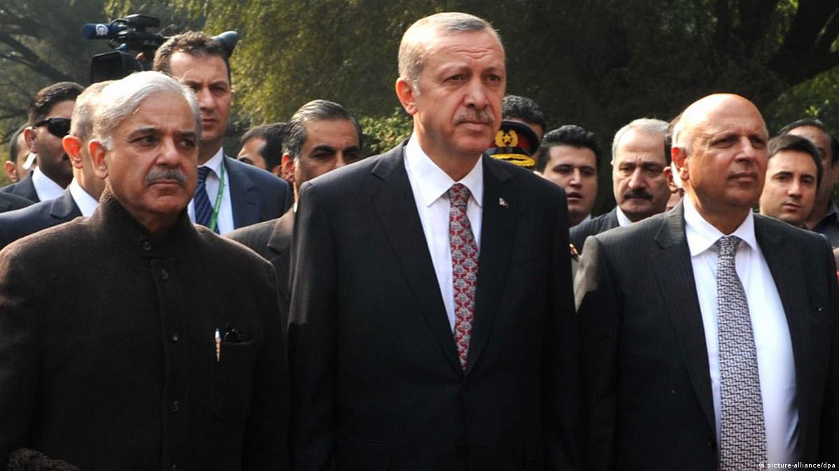 Secular Pakistanis resist Turkey's demands – DW – 07/26/2016