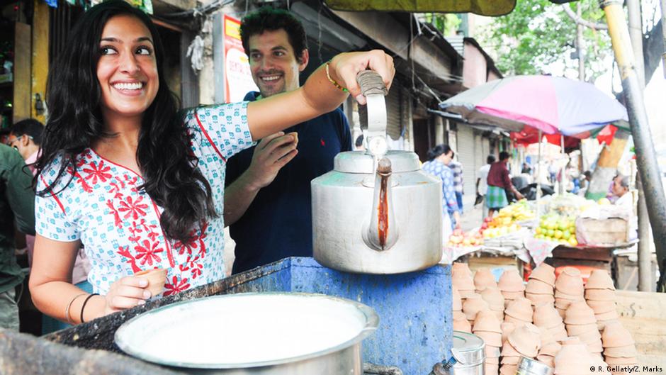 On the streets with India's 'chai' vendors – DW – 02/21/2014