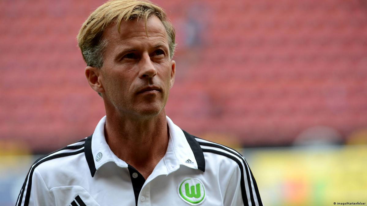 Jonker named new Wolfsburg coach