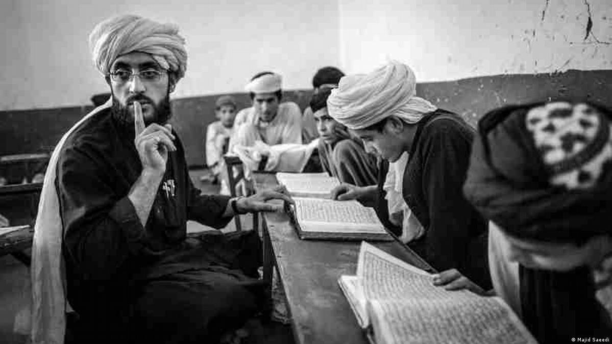 Jihad 101 - Taliban basic training in Pakistan – DW – 05/23/2015