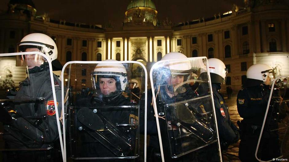 Violent Vienna protests – DW – 01/25/2014