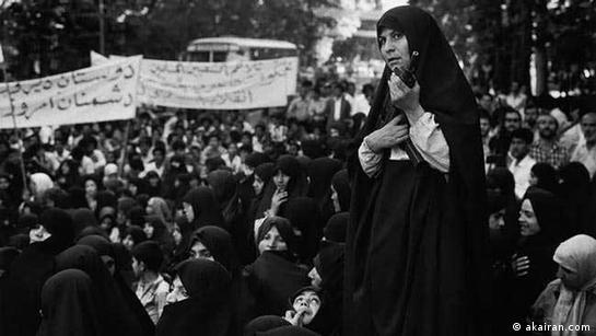 Eleven days in February: The Iranian Revolution – DW – 02/11/2017