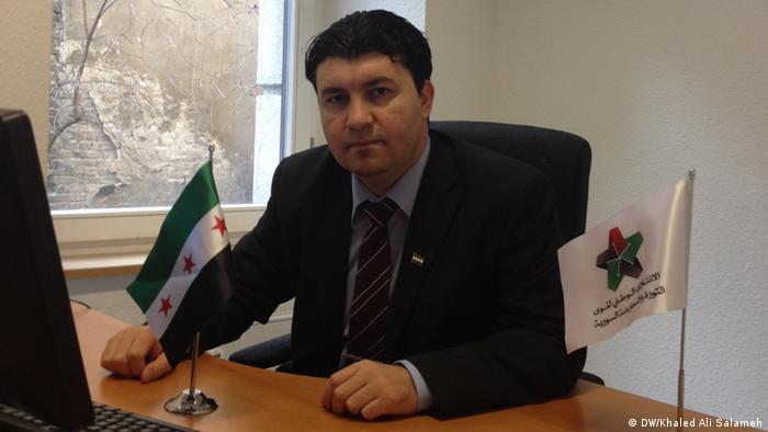 Syrians fight for passports in Berlin | Germany | News and in-depth ...