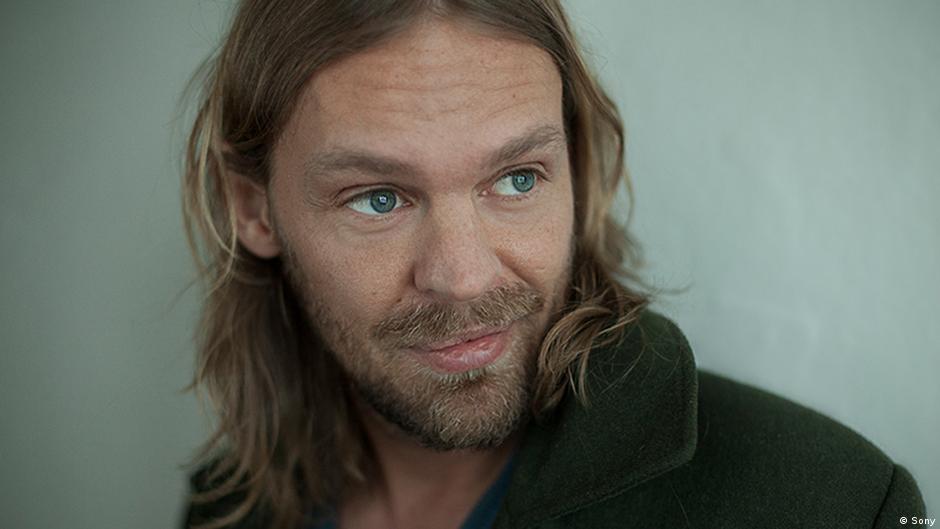 Pohlmann - From Bricklayer to Pop Star – DW – 03/01/2014