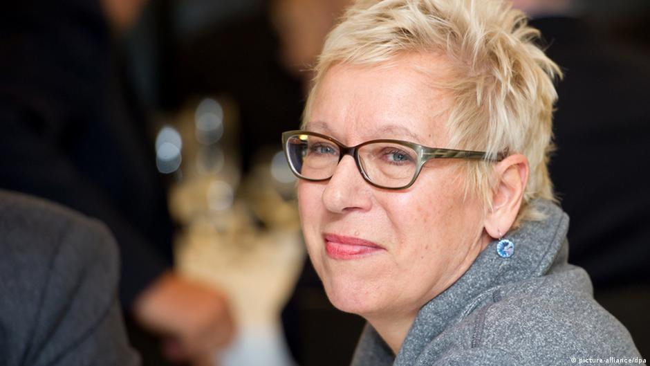 Regisseurin Doris Dörrie über Ex-Hippies und All-inclusive-Hotels. – DW ...