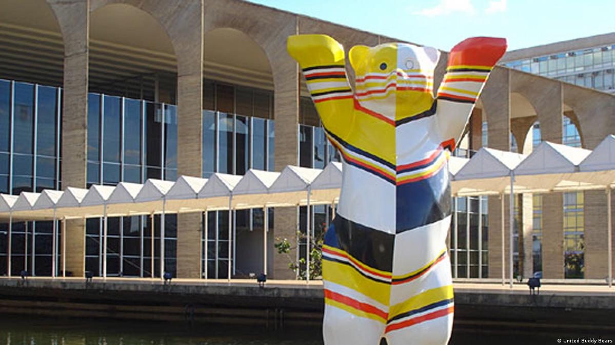 El oso Buddy: una iniciativa artística para la paz y la tolerancia – DW ...