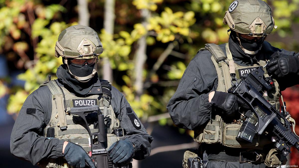 Three arrested in German raids – DW – 03/31/2014