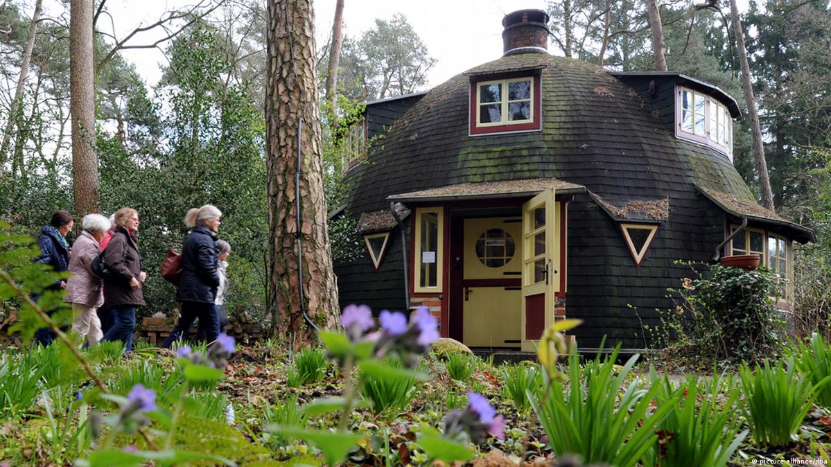 How a sleepy village turned into an artists' colony – DW – 07/24/2018