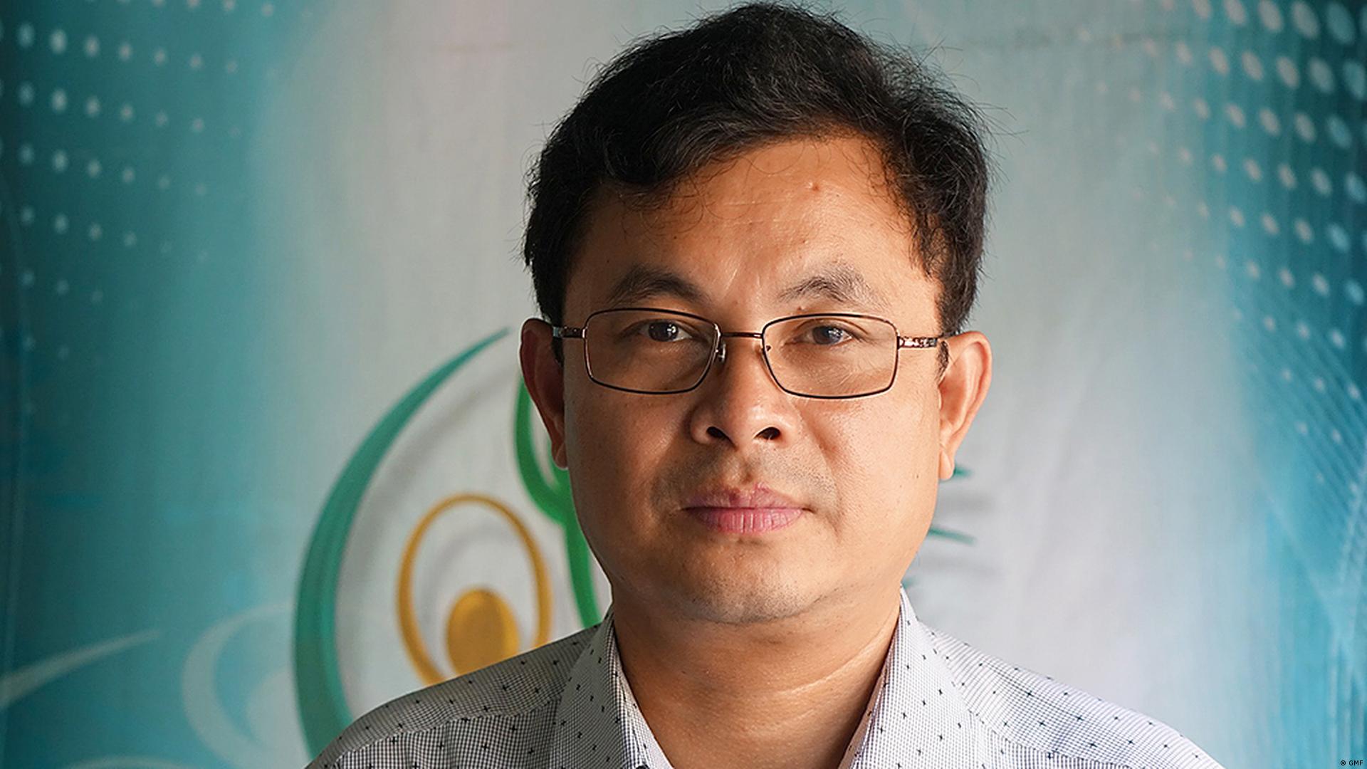 Win, Khin Maung