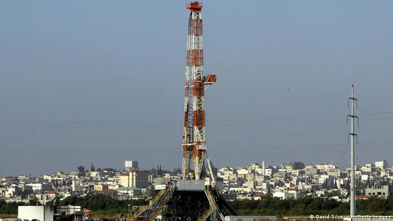 Digging for oil – DW – 04/20/2014