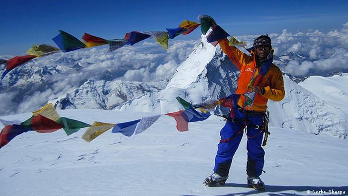 Norbu Sherpa: ″Geld bringt sie nicht zurück″ | Asien | DW | 25.04.2014