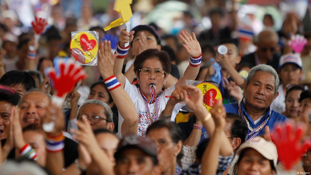 An 'undemocratic' constitution – DW – 09/05/2015