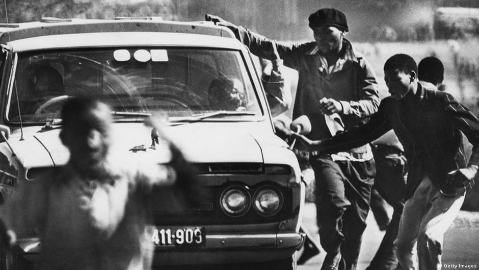 Soweto uprising, 40 years on – DW – 06/10/2016