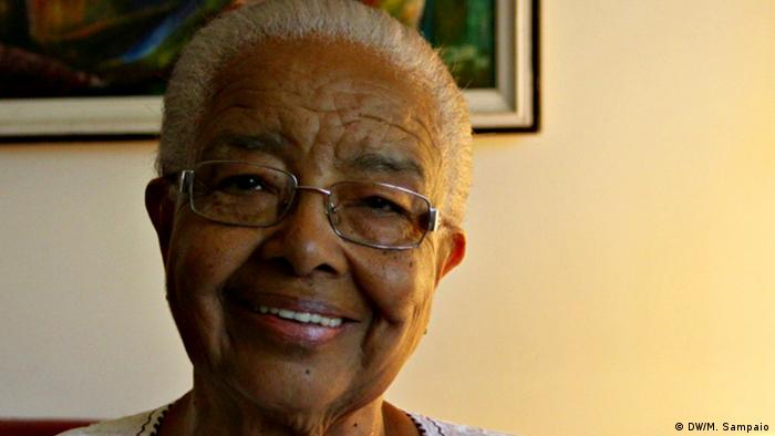 Lilica Boal, a eterna diretora da Escola-Piloto do PAIGC | 25 de Abril ...