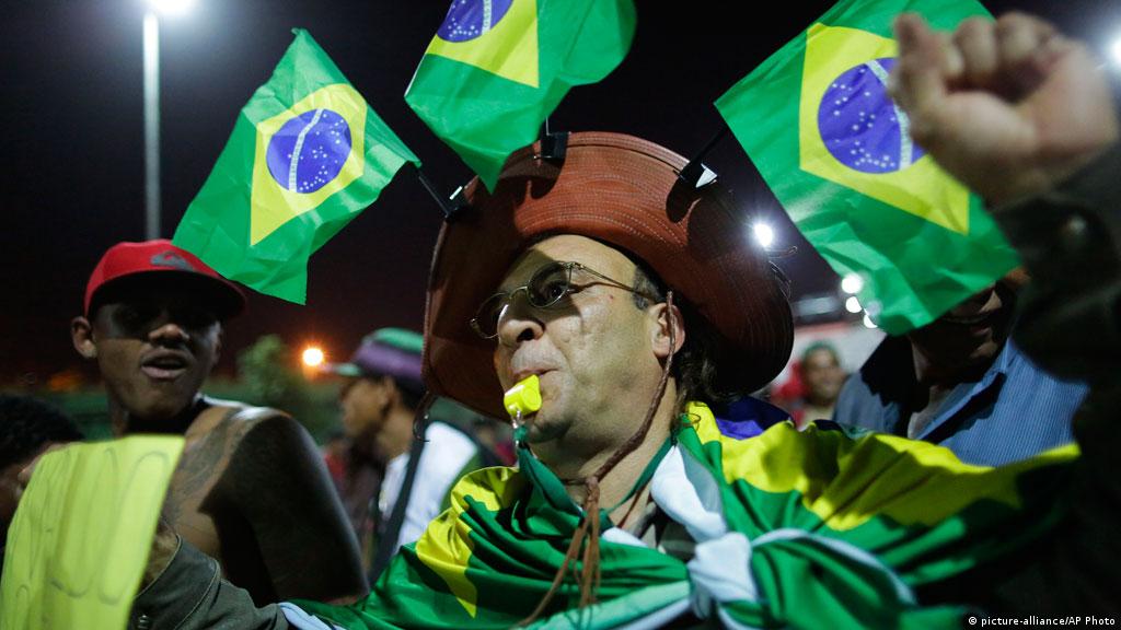 Las Protestas Contra El Mundial Se Extienden Por Todo