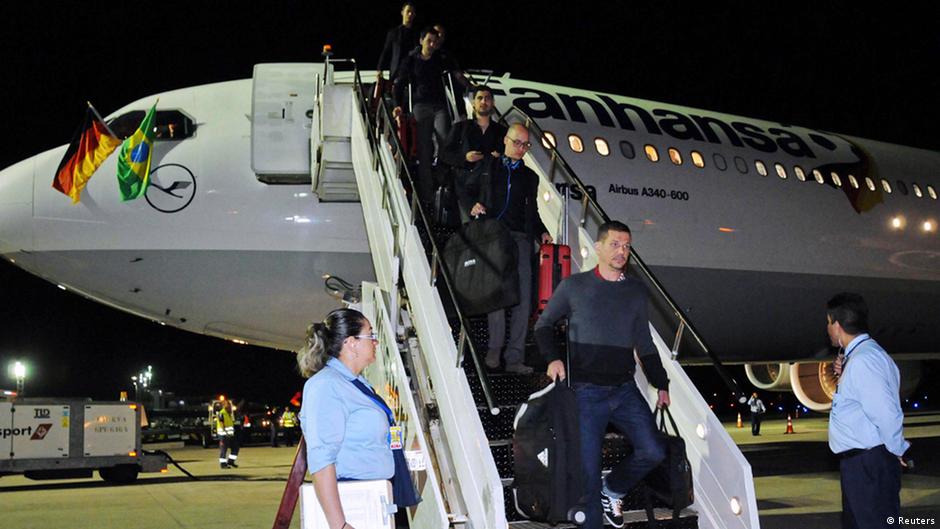 Germany arrives in Brazil – DW – 06/08/2014