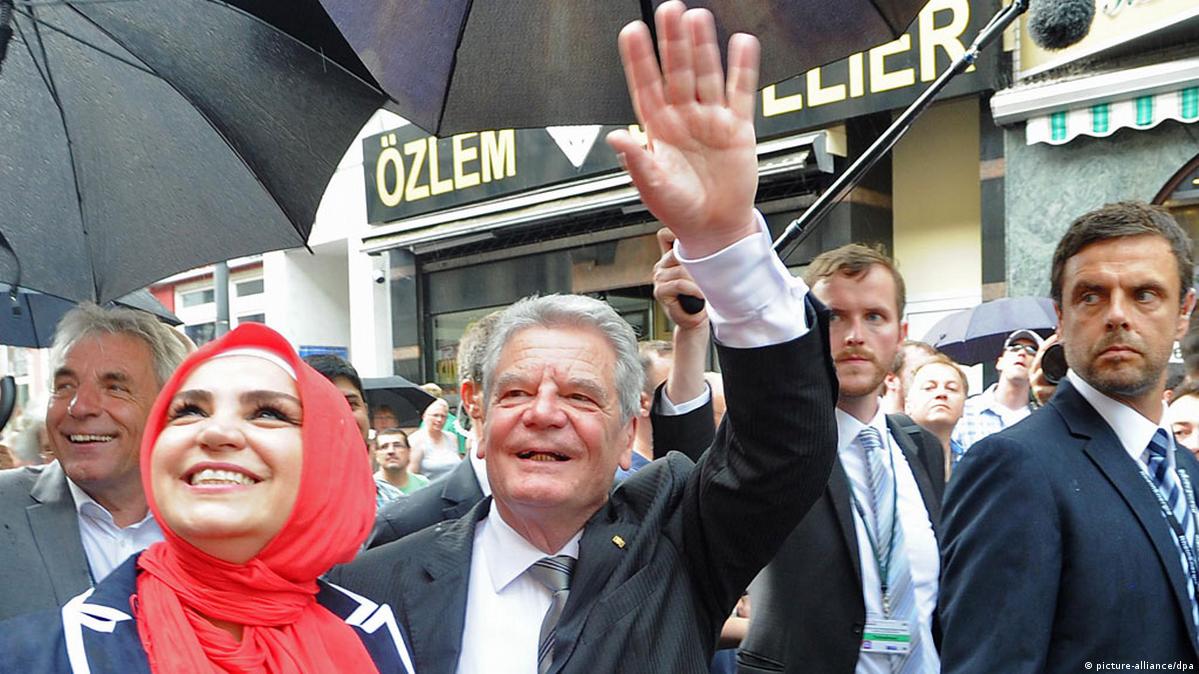 Cologne bombing remembered – DW – 06/09/2014