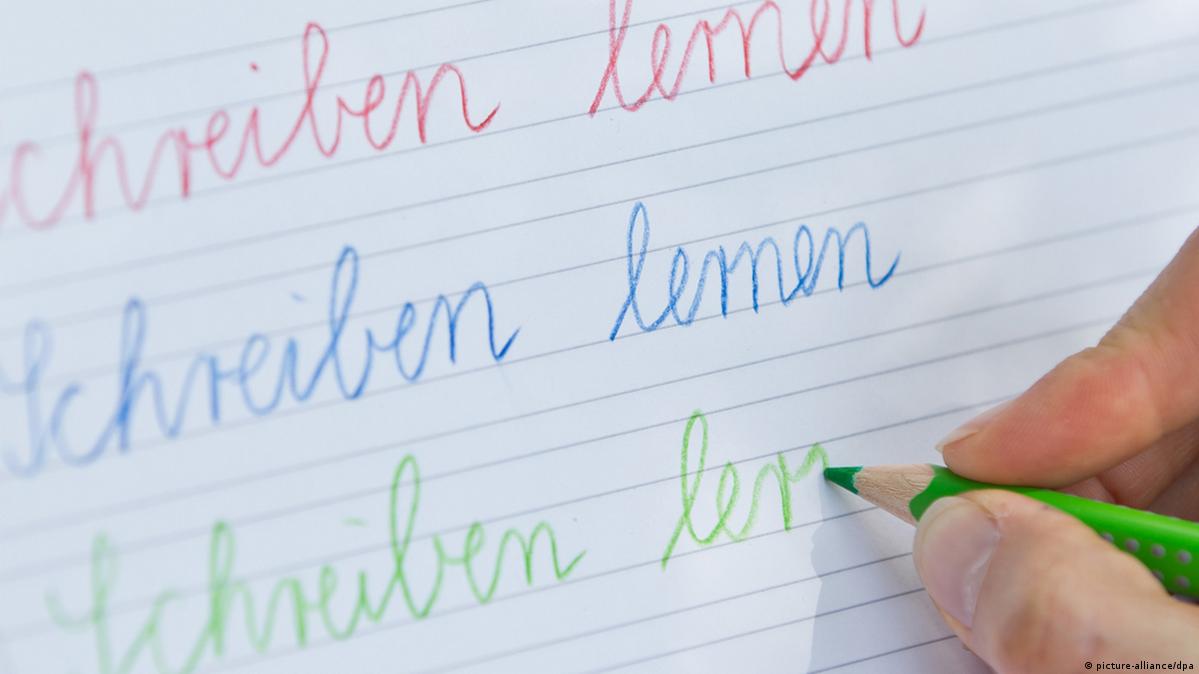 ¿Adiós a la letra manuscrita cursiva? – DW – 22/01/2015