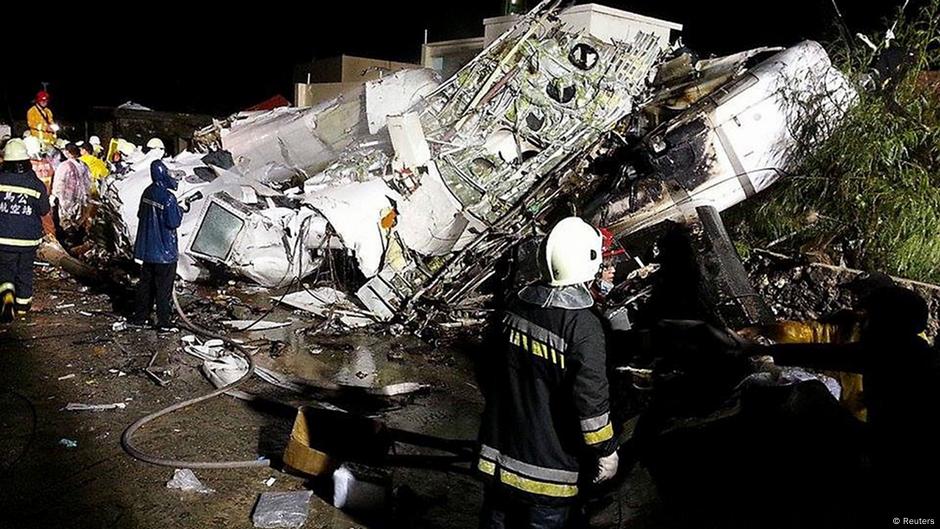 Aterrizaje Fallido De Avión Taiwanés Deja 47 Muertos Dw 23 07 2014