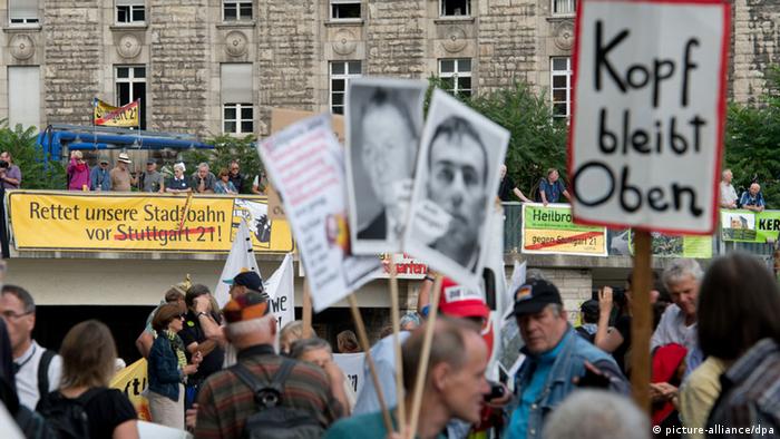 Modern protestieren‎ | DW Deutsch Lernen