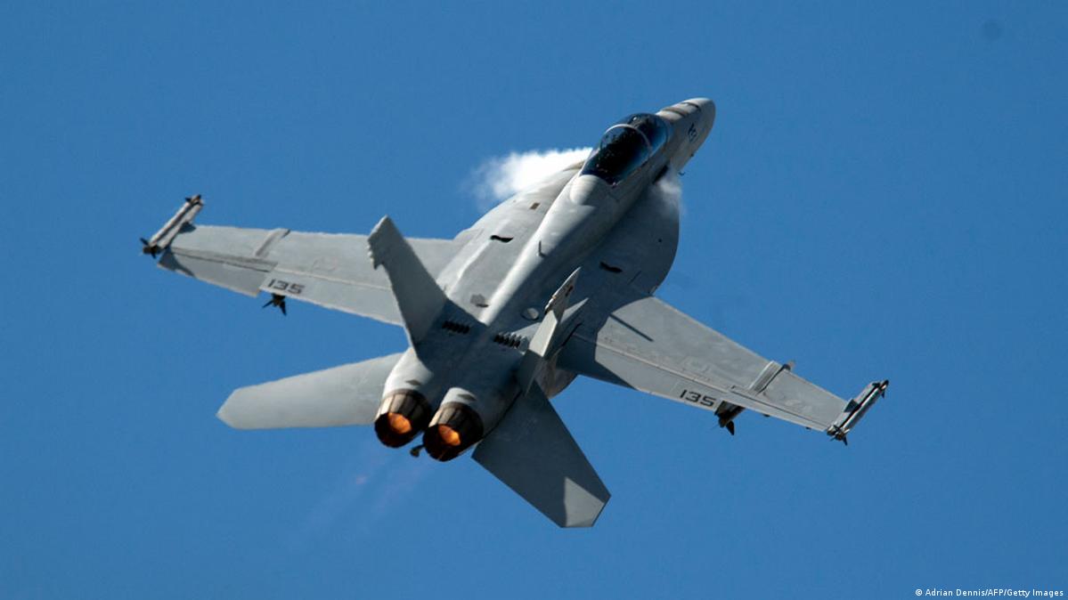 Swiss jet flew close to Russian airliner – DW – 10/19/2015