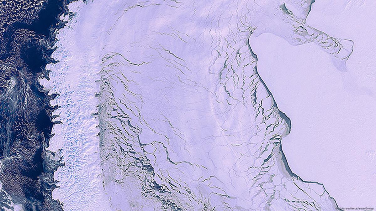 Russia submits Arctic claim to UN – DW – 08/04/2015 Russia submits Arctic claim to UN – DW – 08/04/2015