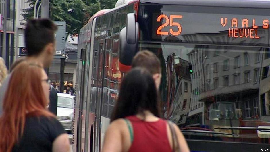 Big data keeps buses on time – DW – 09/02/2014