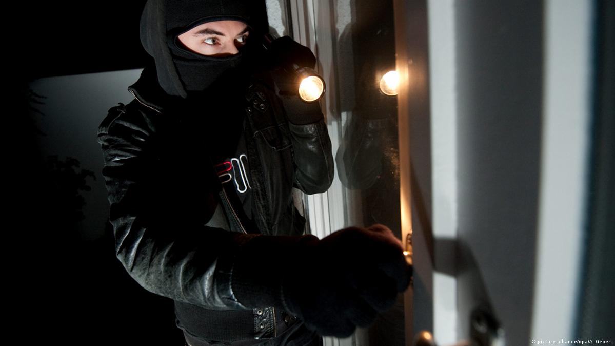 A rare case of vigilante justice – DW – 06/11/2015