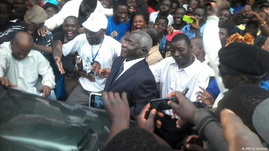 Leonel Matias fala das reações à morte de Afonso Dhlakama – DW – 04/05/2018