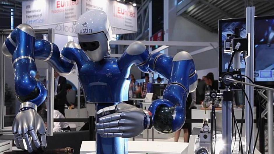 Interview: Roboter im Alltagsleben – DW – 27.10.2014