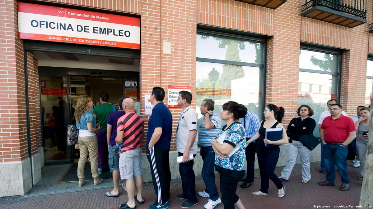 Unemployment drops in Spain – DW – 07/02/2015