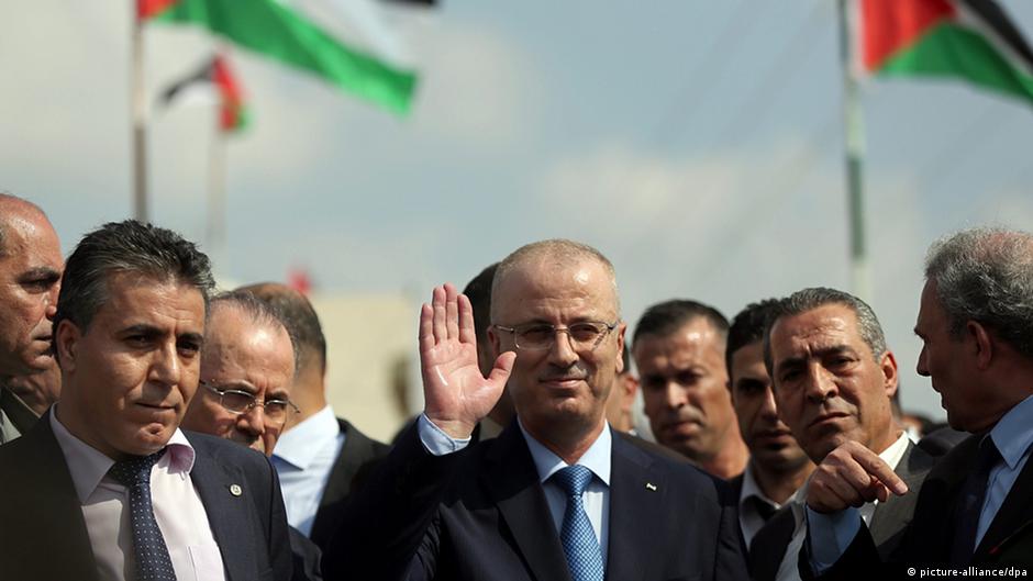 Palestinian unity cabinet meets – DW – 10/09/2014