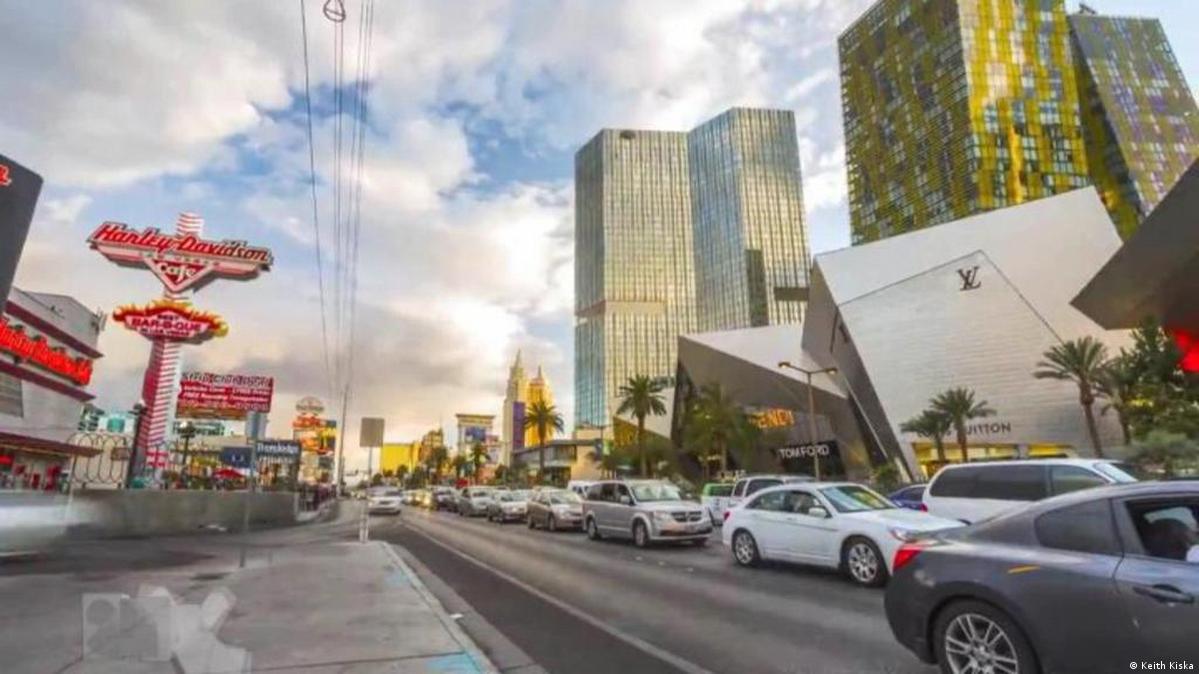 Exit: Time-Lapse Las Vegas – DW – 10/23/2014