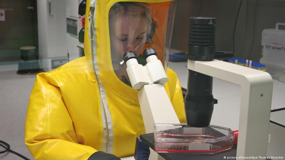 Ebola research in a high-security laboratory – DW – 11/10/2014