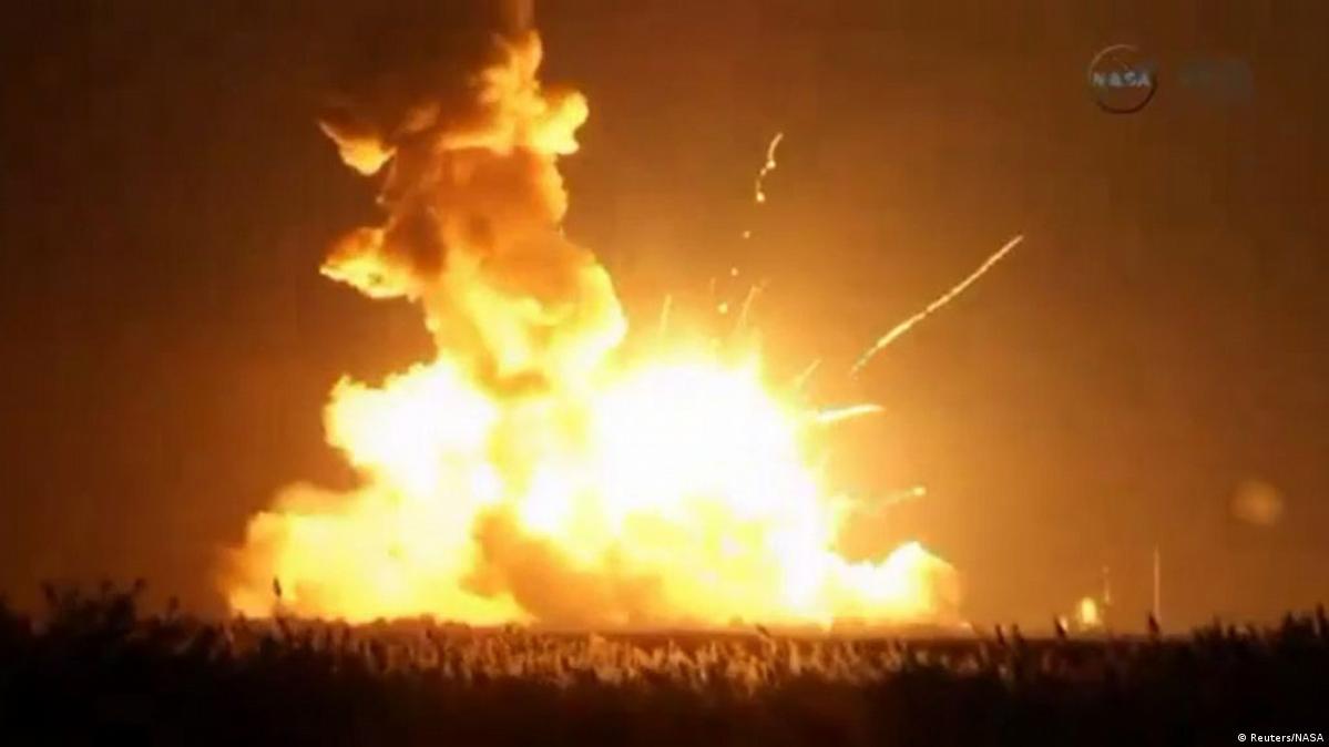 NASA rocket explodes on launchpad – DW – 10/29/2014