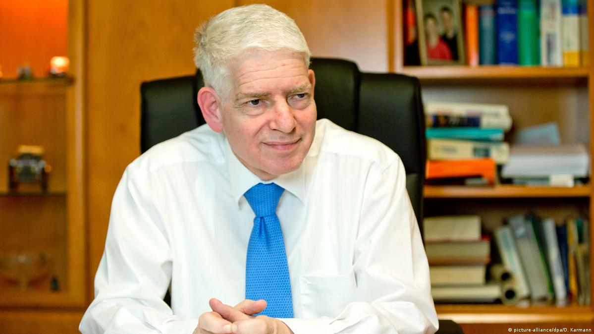 Schuster 'no commemorator' – DW – 11/30/2014