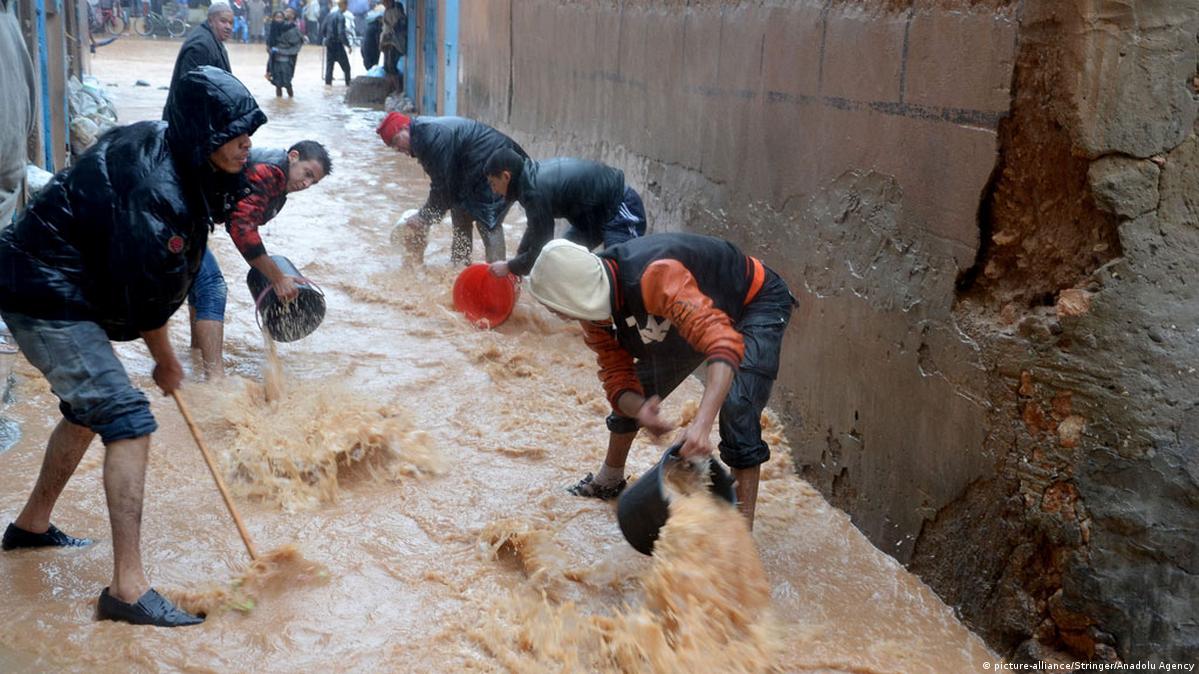 Morocco: Flood kills 2 dozen in illegal factory – DW – 02/08/2021