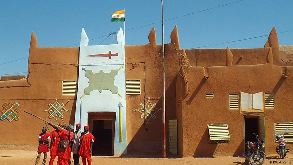 Tarihin harshen Hausa da Hausawa, bayyanarsu da yaduwarsu – DW – 09/17/2018