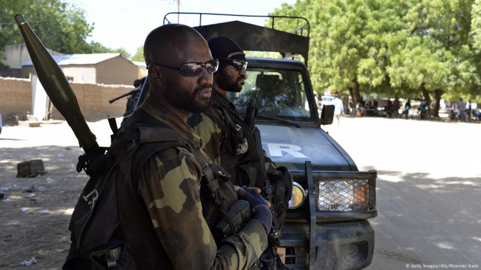 Ataque suicida mata a 19 personas en Camerún – DW – 26/07/2015 Ataque suicida mata a 19 personas en Camerún – DW – 26/07/2015