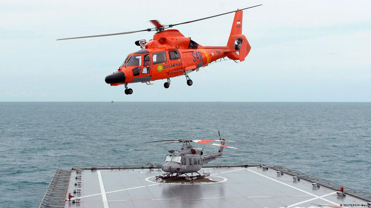 Divers retrieve AirAsia flight data recorder