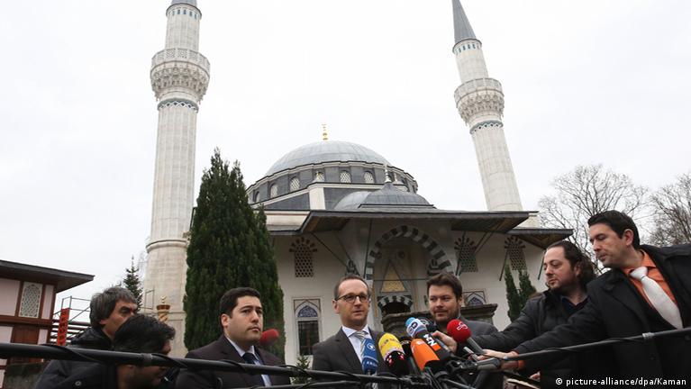 First quarter sees hundreds of attacks on German Muslims – DW – 06/01/2017