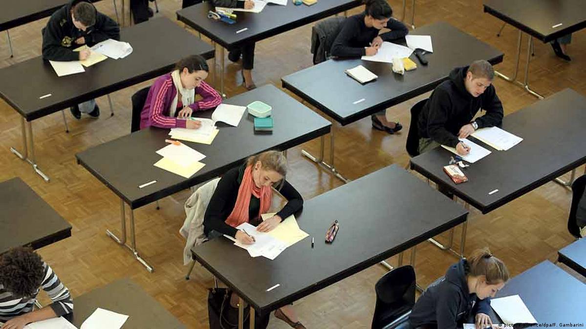 Tweet sparks German school debate – DW – 01/16/2015