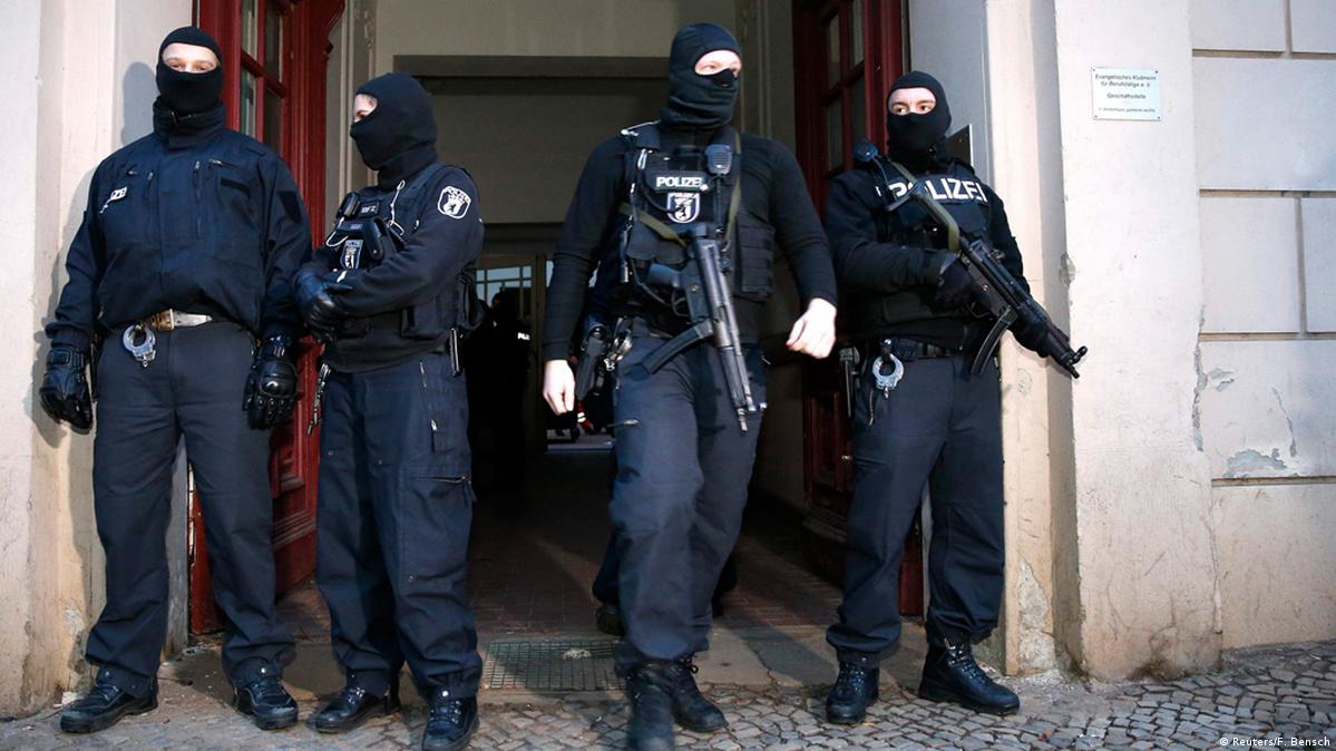 German police raid suspected far-right groups – DW – 07/30/2019