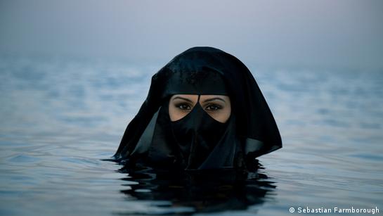 Veiled women – DW – 01/22/2015