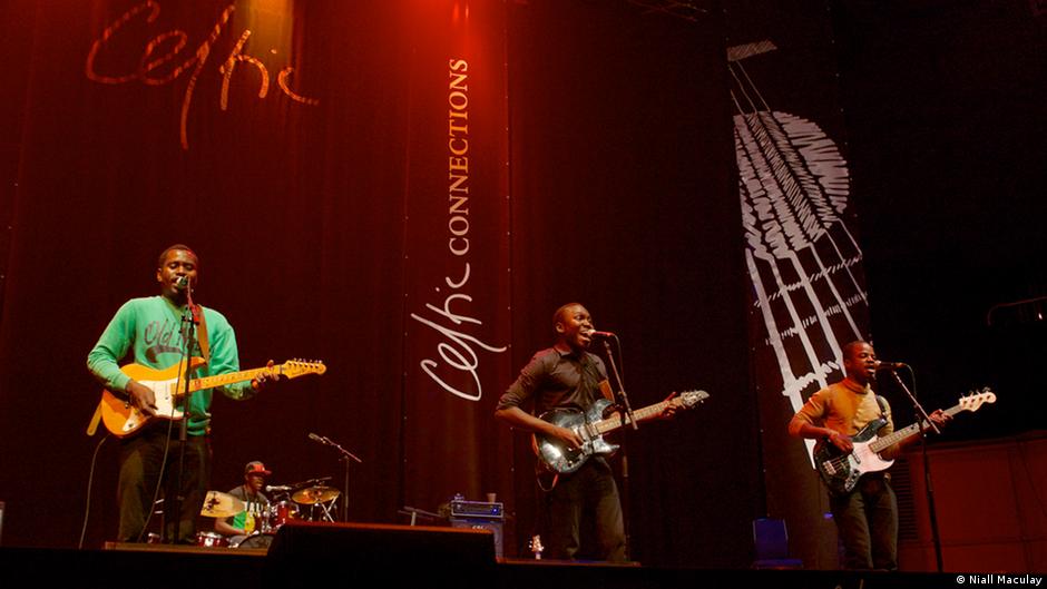 Musicians from Mali take center stage – DW – 02/11/2015